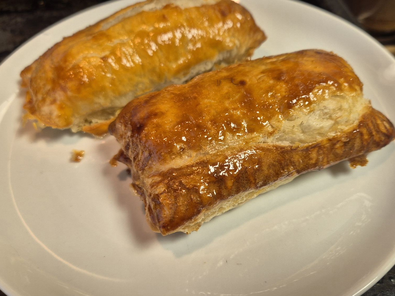 Zelf saucijzenbroodjes maken: Comfortfood met karakter - Chef Lesley
