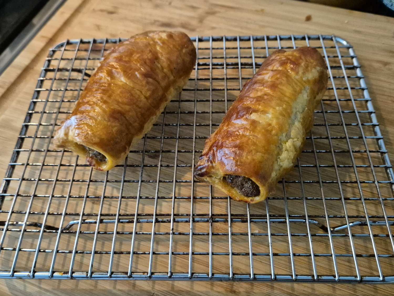 Zelf saucijzenbroodjes maken: Comfortfood met karakter - Chef Lesley